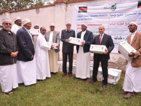 Direct Aid distributed containers of dates on all areas of Kenya ...